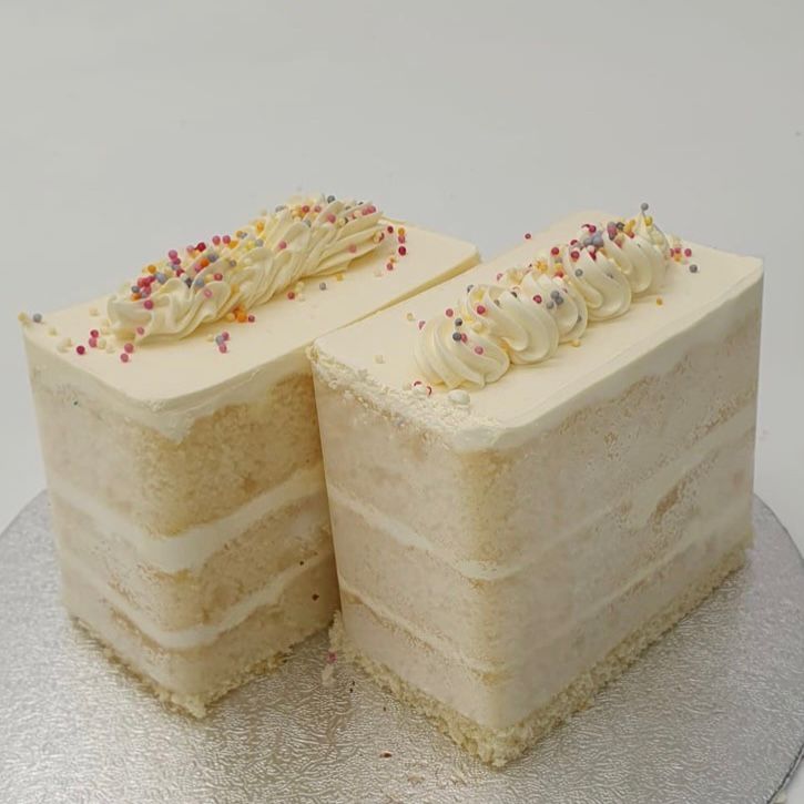Vanilla Slice Cakes Delivery in Croydon – Cakeforestlondon