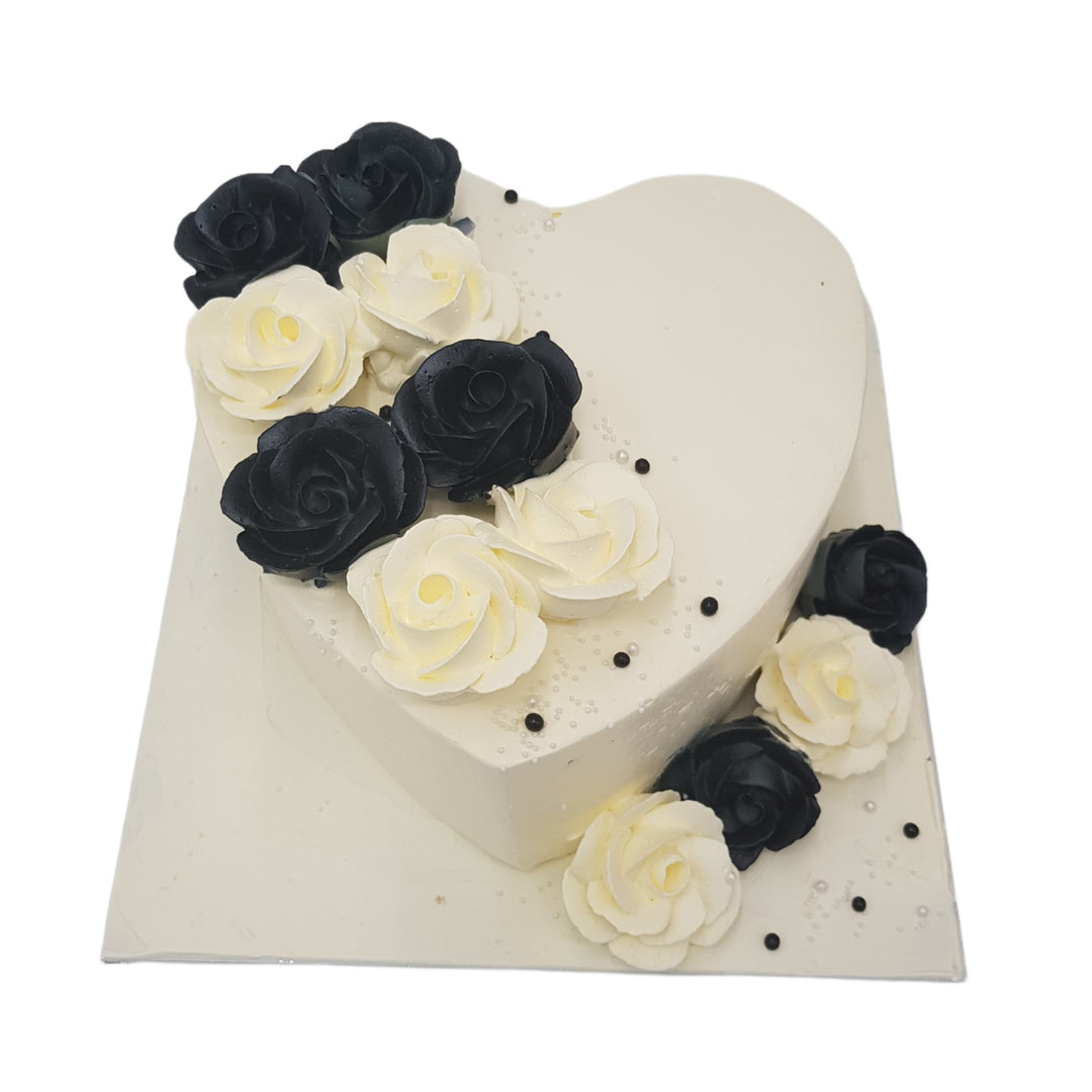 Black and White Flower Heart cake – Cakeforestlondon